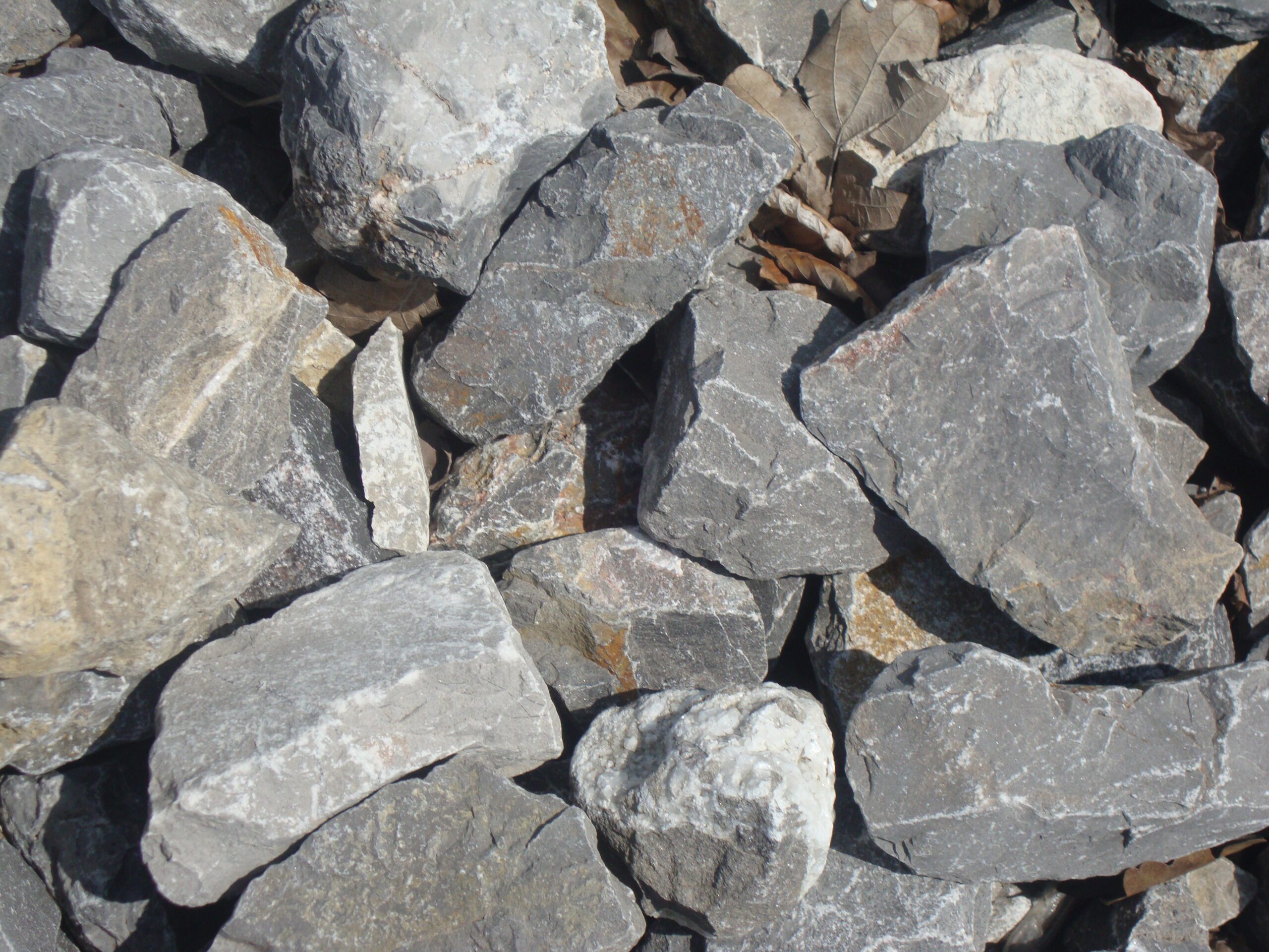 Kalksteen Rotsen Grijs - De Witte BV